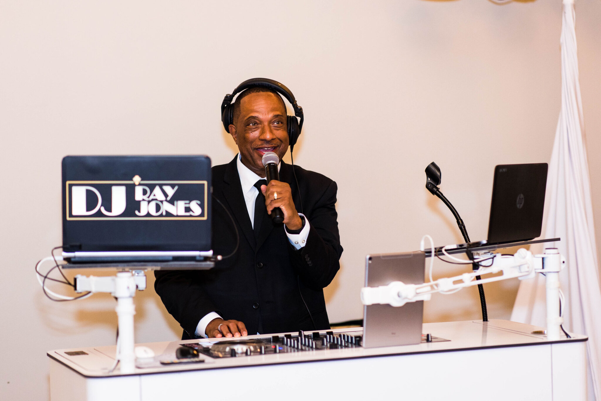 Ray Jones - Sounds Abound Entertainment